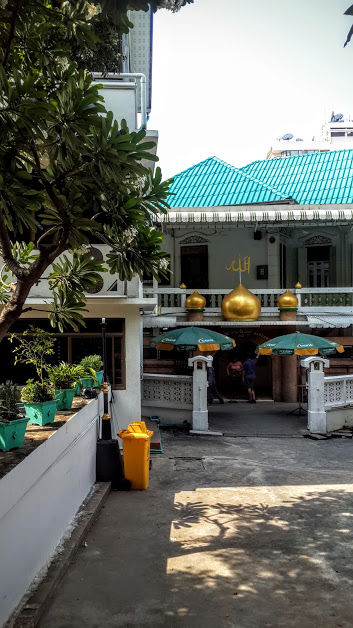 Chrismate: Haroon Mosque Muslim Village