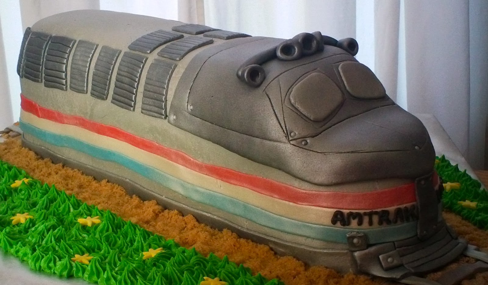 Debbie's Little Cakes: Amtrak Train for Nathan