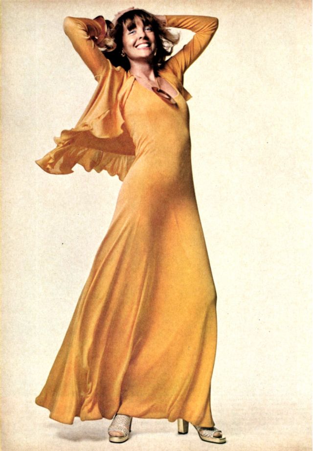 '70 Fashion: A Look At Women's Fashion in 1972 ~ Vintage Everyday