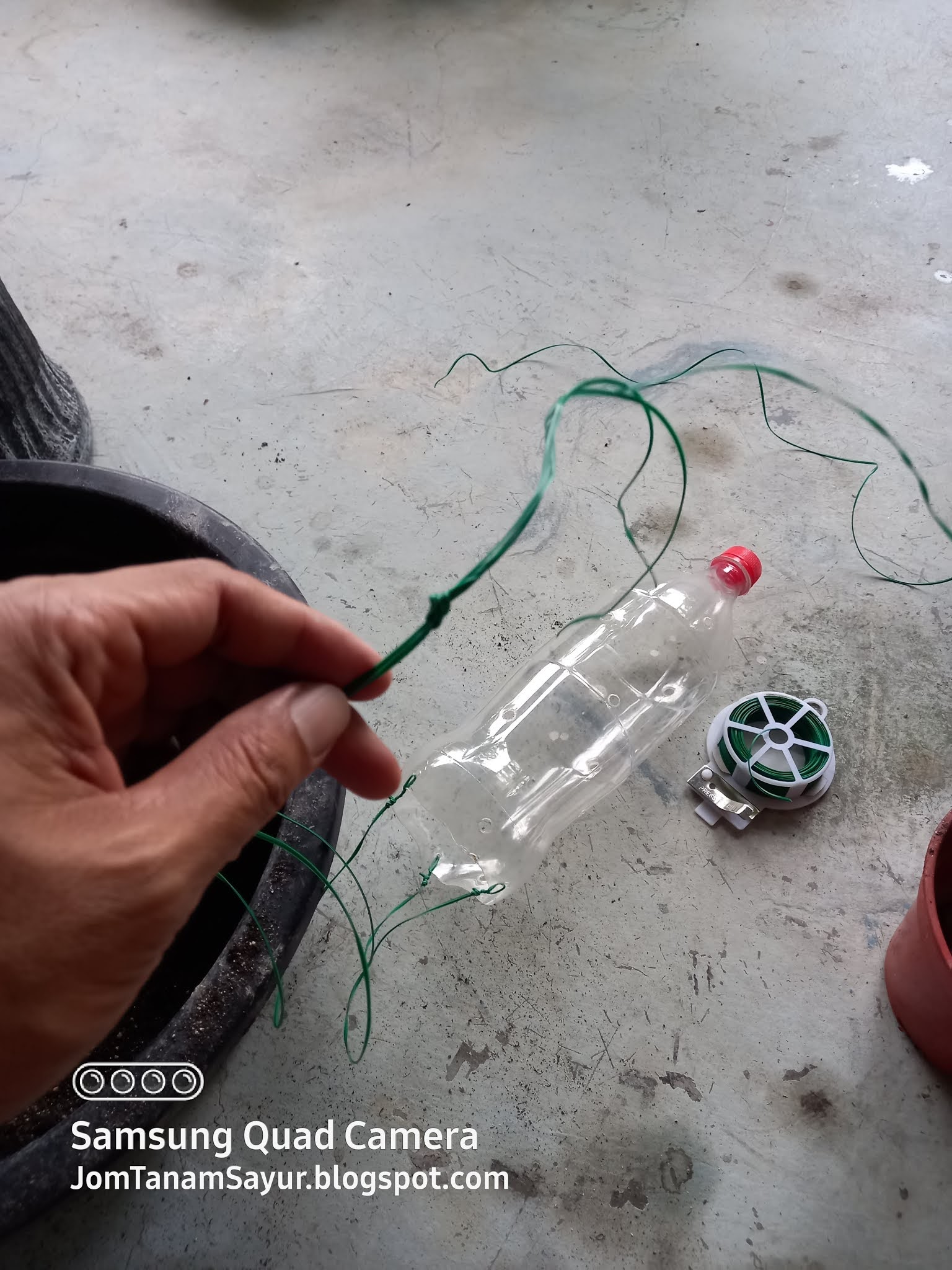 Jom Tanam Sayur ( JTS ) : DIY : Pasu Gantung Pokok Bunga dari Botol ...