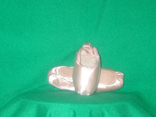 Antique Pointe Shoes: Gamba