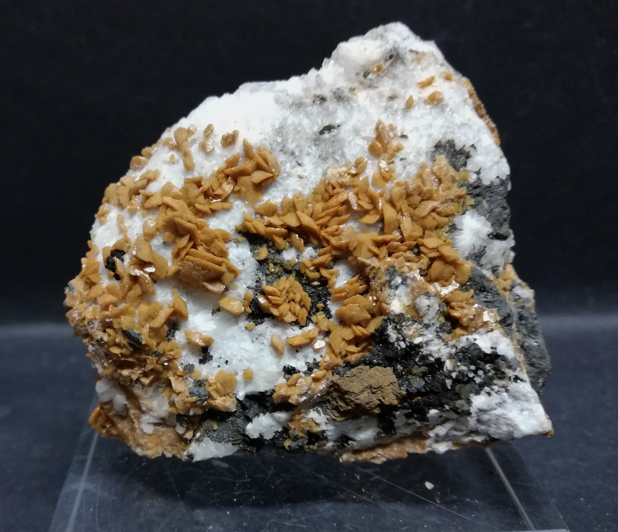 MineralesDB: Siderita y calcita, Montes de Triano, Bizkaia, Euskadi