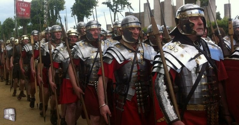 AMO DEL CASTILLO: LORICA SEGMENTATA. Partes y morfología