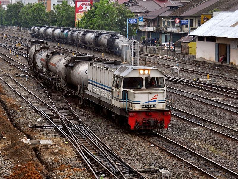 KERETA-API: Kelas lokomotif diesel PT Kereta Api Indonesia (Persero ...
