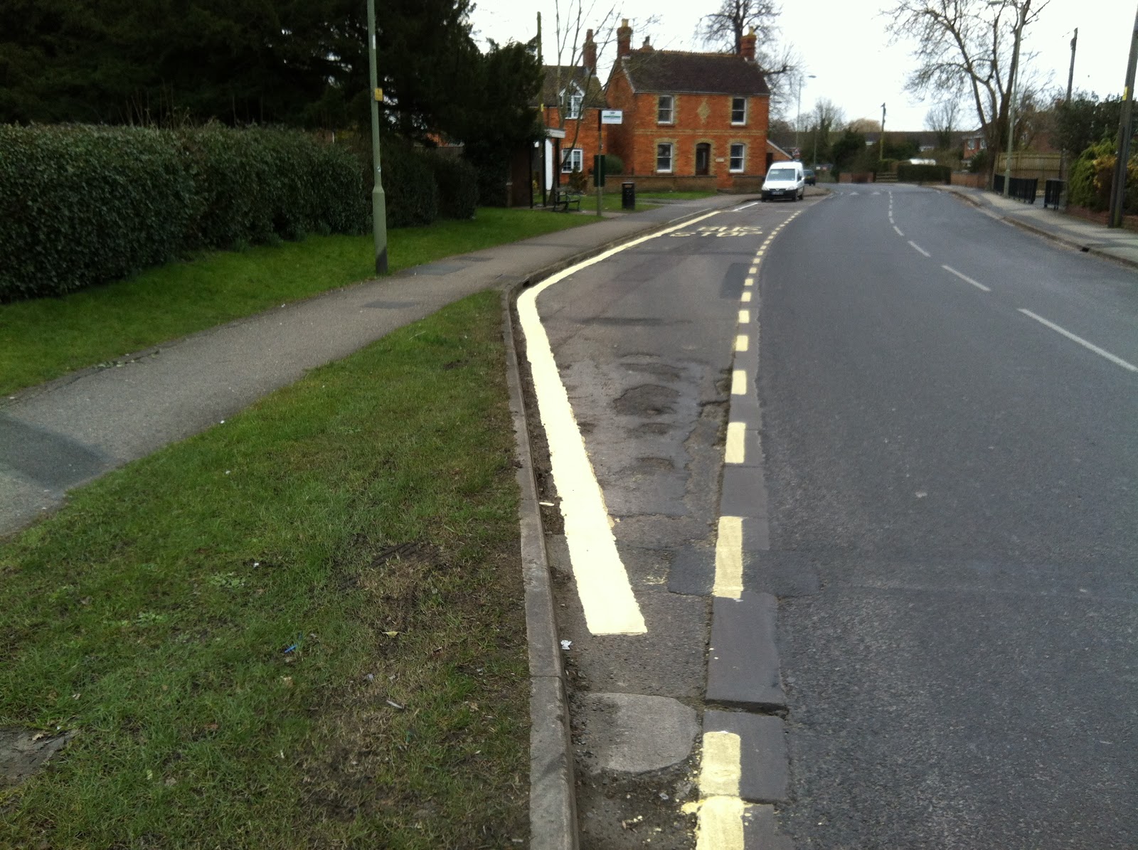 Zoé Patrick - Local News and Views: New Markings for Lay-by and Bus Stop