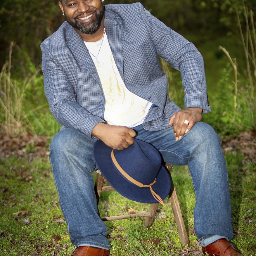 Soul Strutter: Estee Pierce Bio