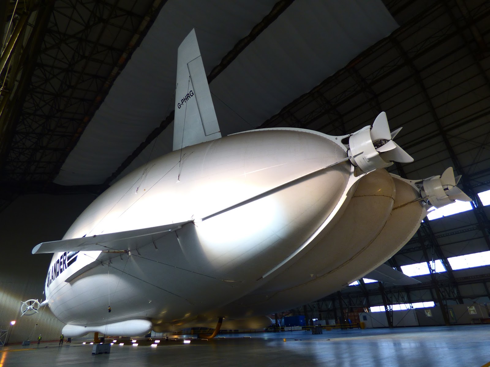 A New Chapter In Aviation – Airlander 10 – A Hybrid Airship - Nick Cook ...