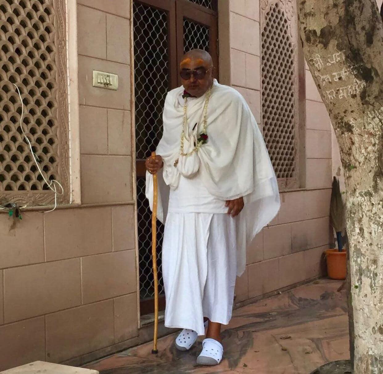 krishna1008: Sadhu Maharaja Now Wearing White?