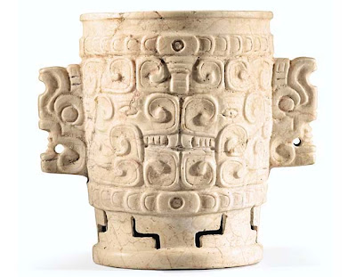 Los Mayas: TRES PIEZAS ARQUEOLÓGICAS MAYAS HONDUREÑAS EN REMATE