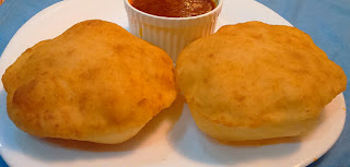 sarguna's fantabulous kitchen: Poori