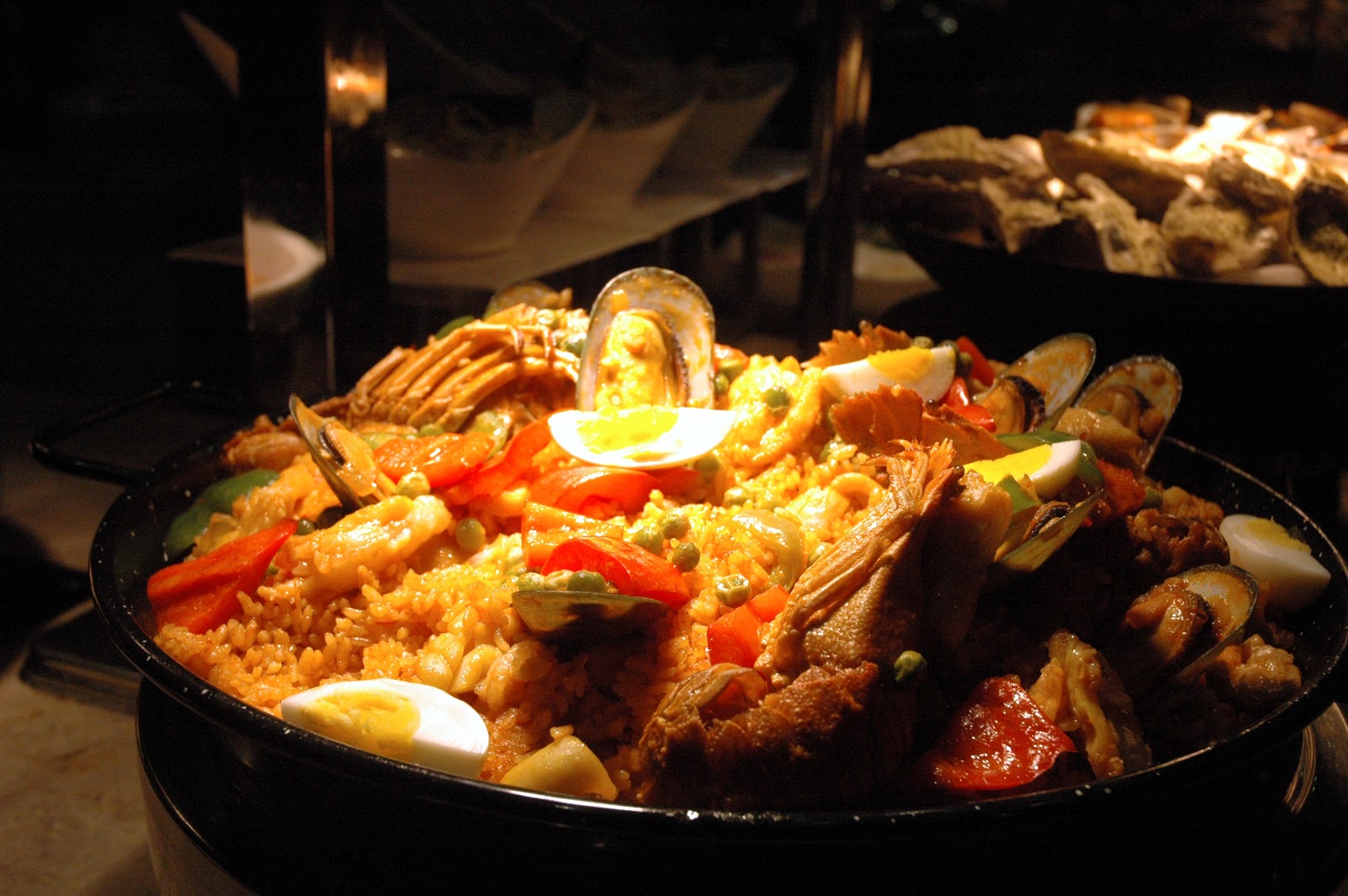 DUDE FOR FOOD: Awesome Lobster Buffet at Diamond Hotel's Corniche