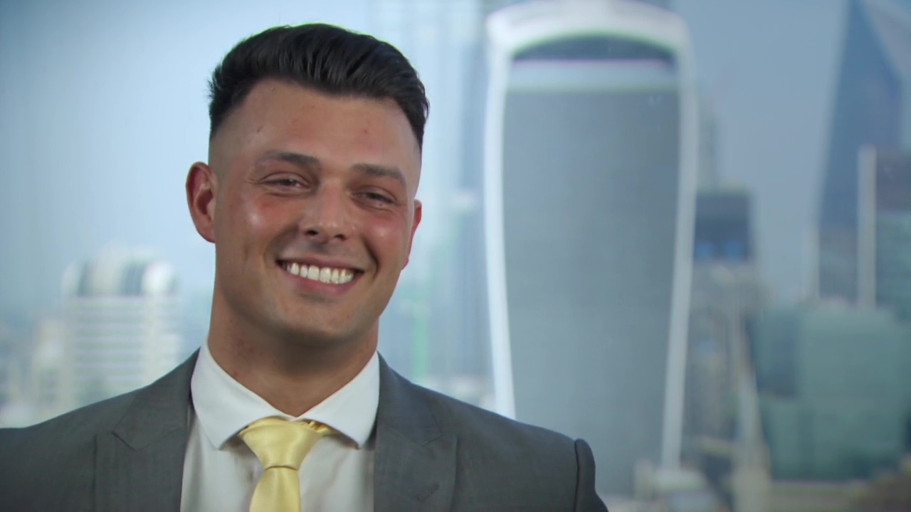 ausCAPS: Lewis Ellis shirtless in The Apprentice UK 15-11 "The Final Five"