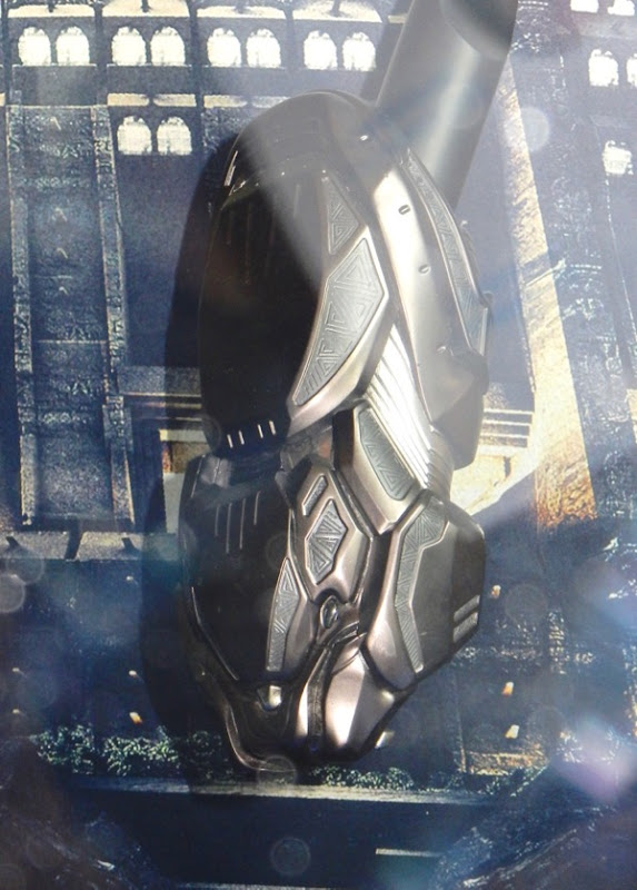 Hollywood Movie Costumes and Props: Black Panther, Nakia and Shuri ...