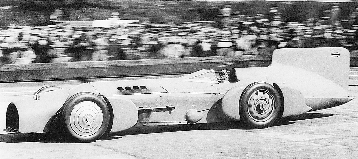 Amazing Photographs of Sir Malcolm Campbell With His Stunning Blue Bird ...