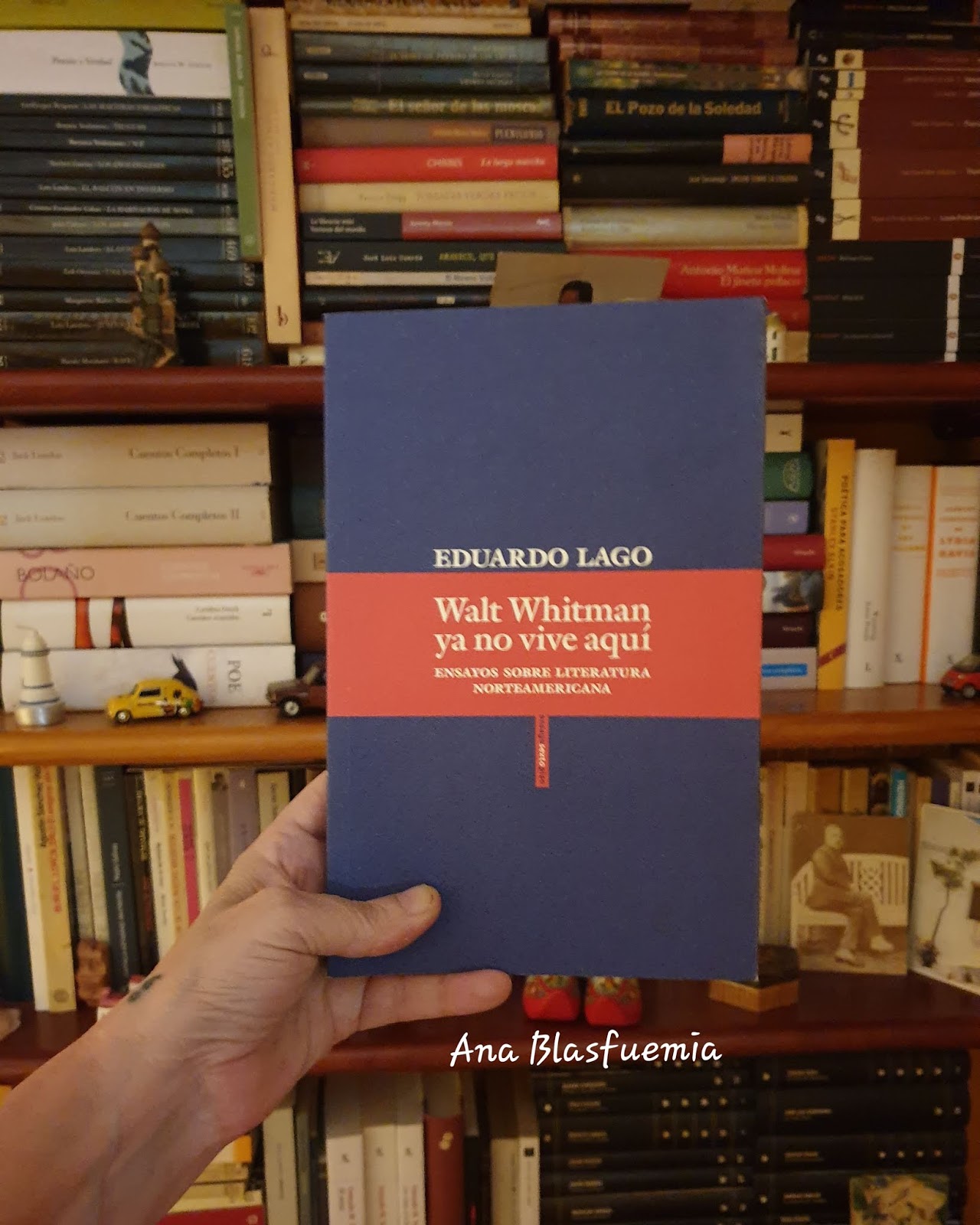 Lo que leo lo cuento: Walt Whitman ya no vive aquí (Eduardo Lago)
