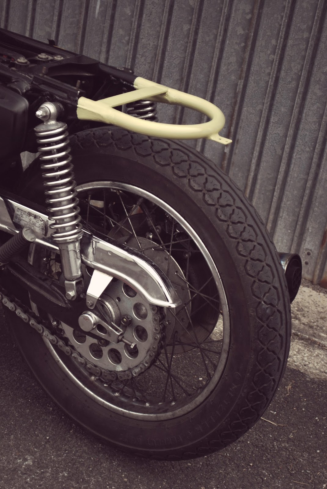 'Cause You Need ...: ... Café racer project - DIY - Rear new loop