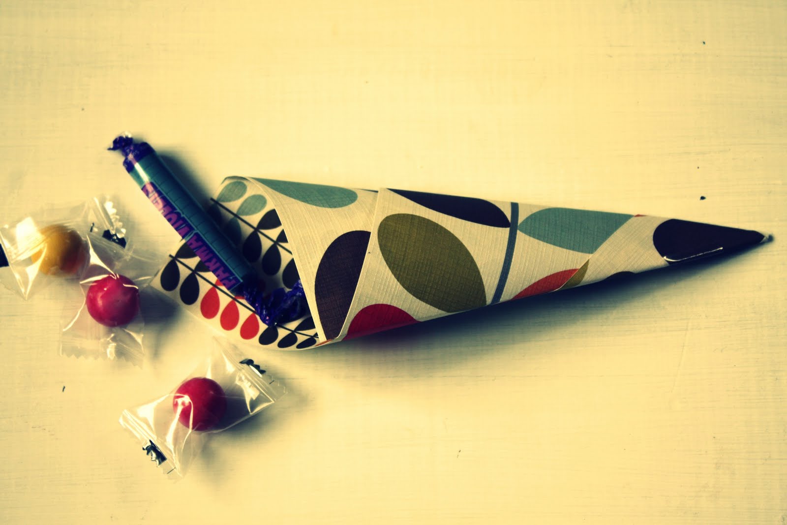 Miss Sew & So: a vintage inspired *sweet cone* tutorial...