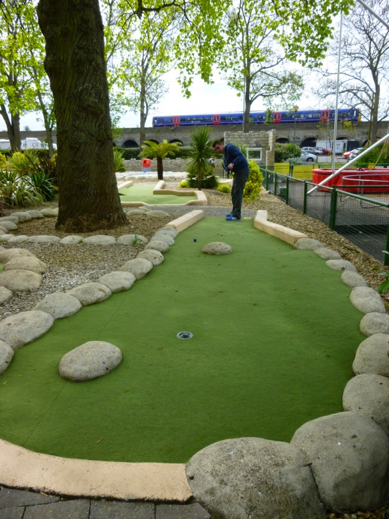 The Ham and Egger Files: Mini Golf in Windsor