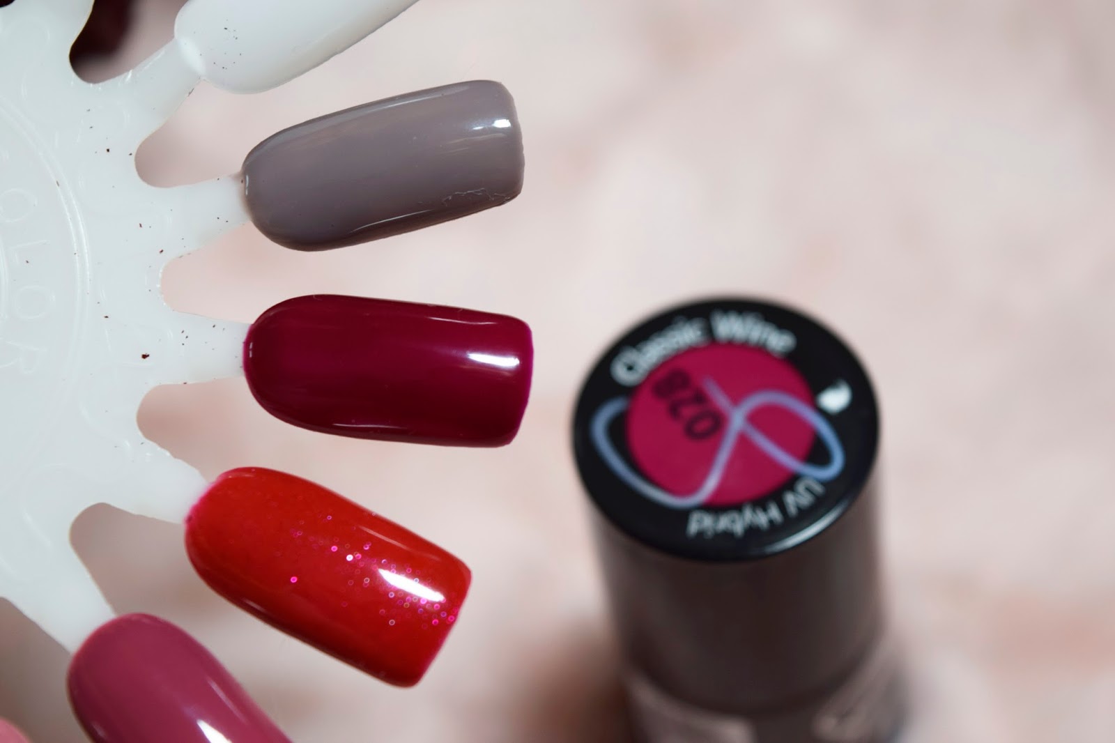 Idealnie nieidealne malinowe usta.: Semilac - 028 Classic Wine.