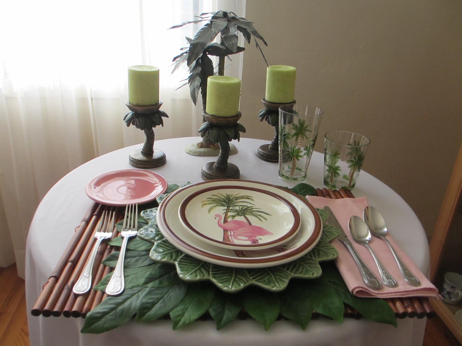 Table for One: Pink Flamingo Table for One