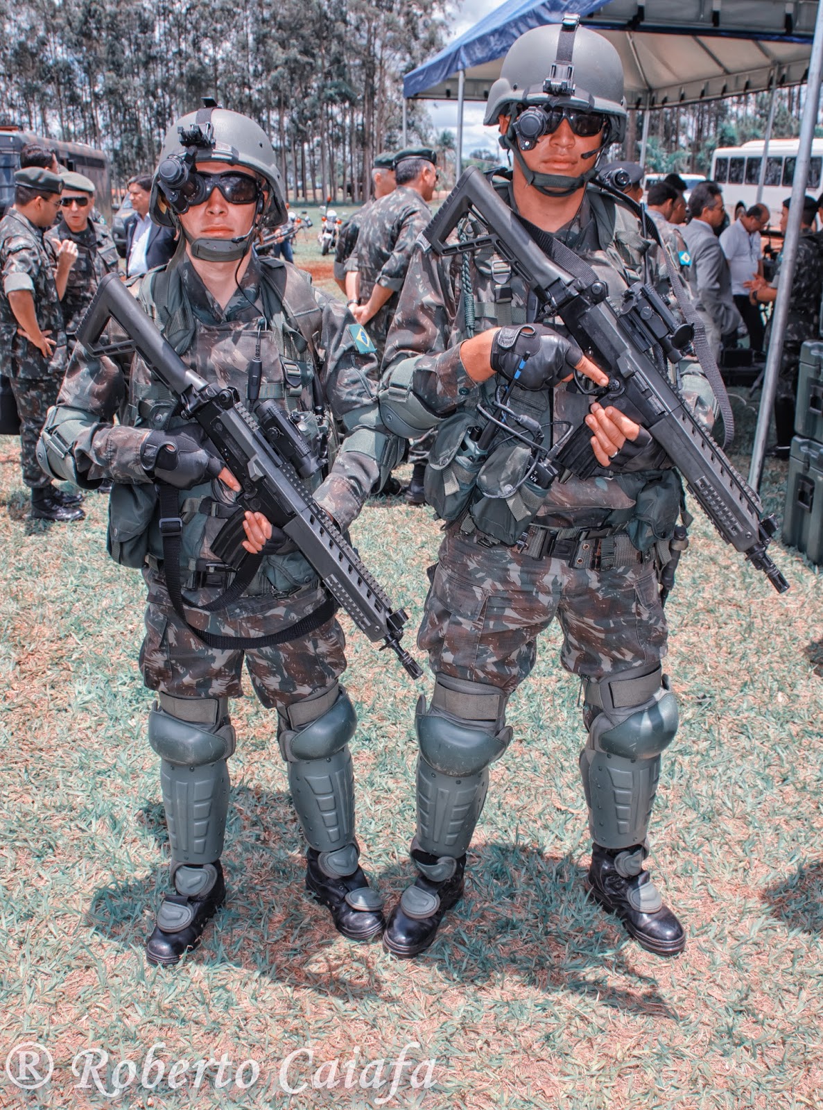 IMBEL - Fuzil de Assalto IMBEL IA2, calibre 5,56mm (Fotos: Roberto Caiafa)