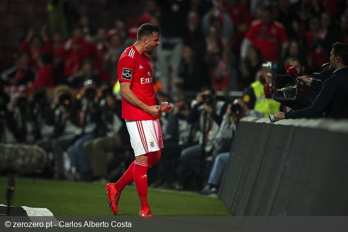 O Fura-Redes: Seferović: The Swiss Machine!