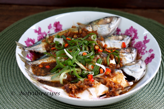 Steamed ikan kembong with bean paste ~ 豆酱蒸鱼