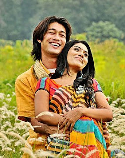 LosT In HEr ThOuGhTS: Movie Review : Estet