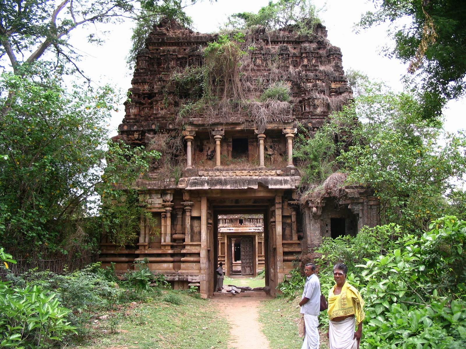 Siva Sankara Vijayam: Sarabeswara Sannadhis