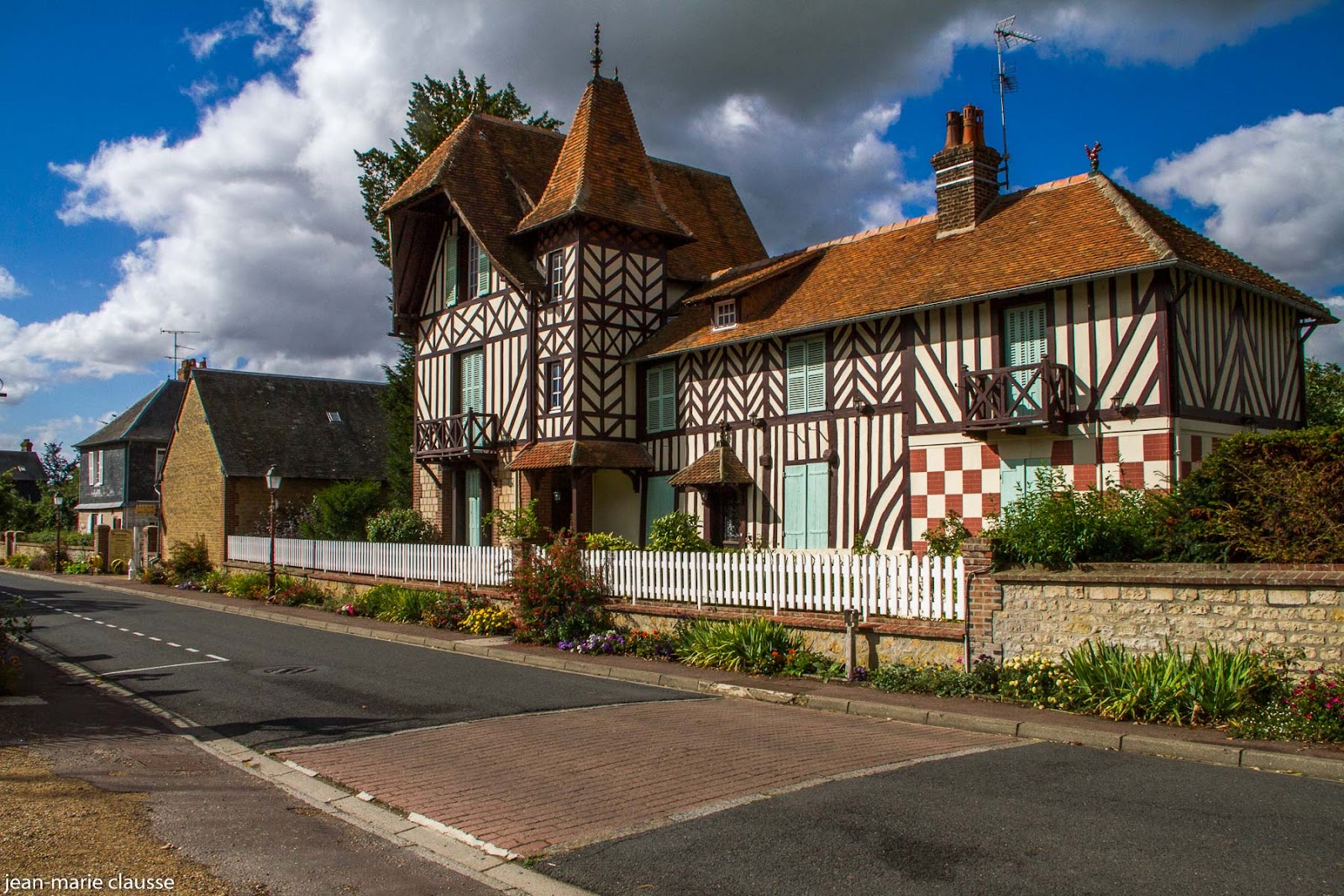 Découvrir la France en photos: 6 - BEUVRON EN AUGE. (Calvados - 14)