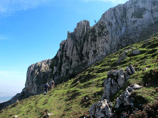 SENDERISMO EN EL RIF/RANDONNÉES DANS LE RIF: DHAR HAJAR Y FAHS LEMHAR ...