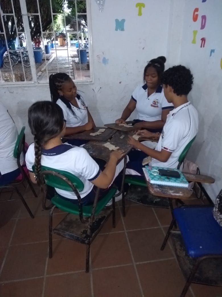 Dominó lúdico del conocimiento: LA IE COLOMBIA ADAPTA EL DOMINÓ LÚDICO ...