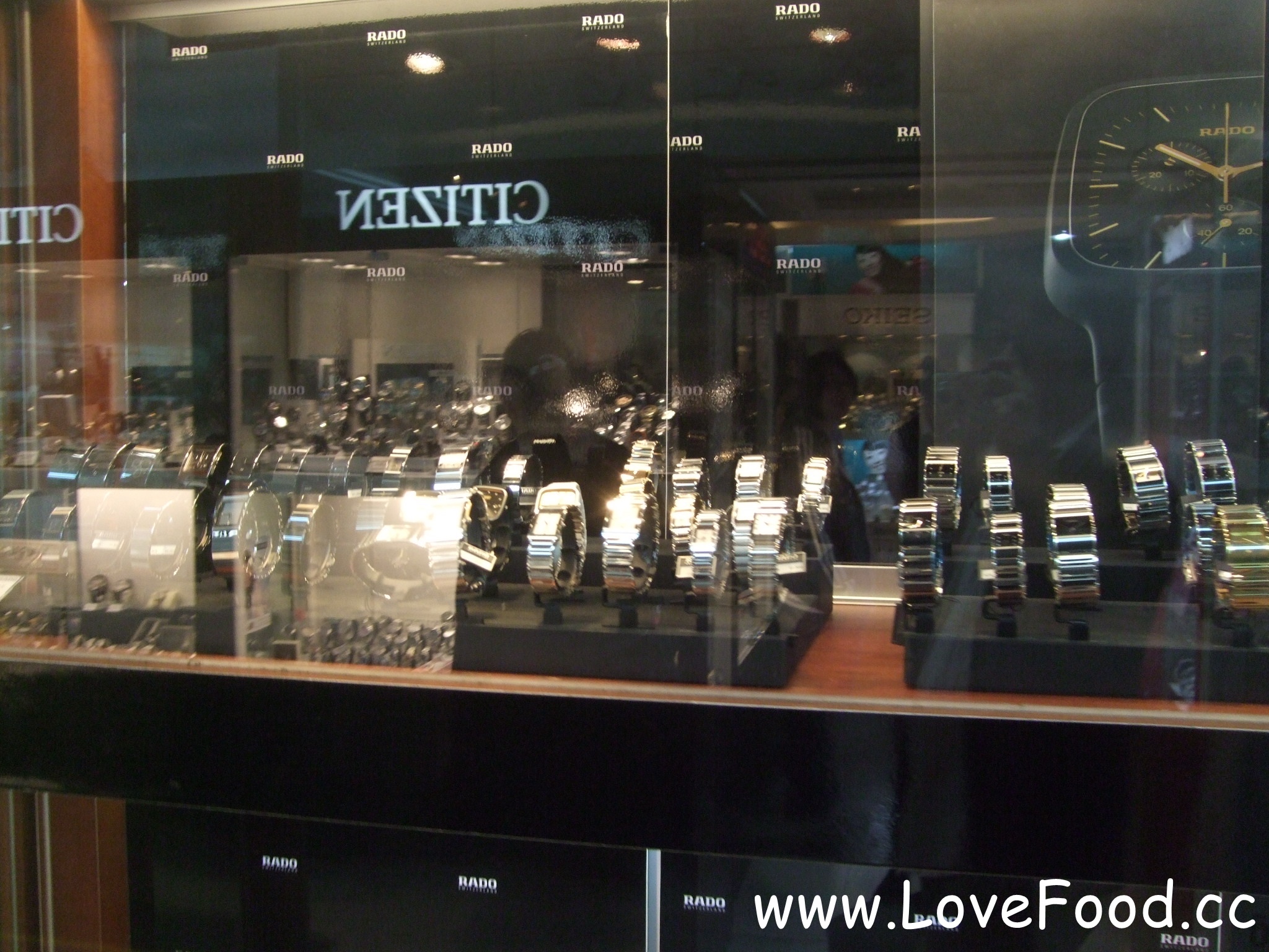 【台北萬華】萬年商業大樓 @ 西門町 - 扭蛋機 電玩模型 衣服皮件 樓上有湯姆熊 B1還有美食街 - Wan Nian Building