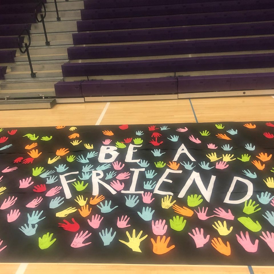 BE A FRIEND THEME NIGHT