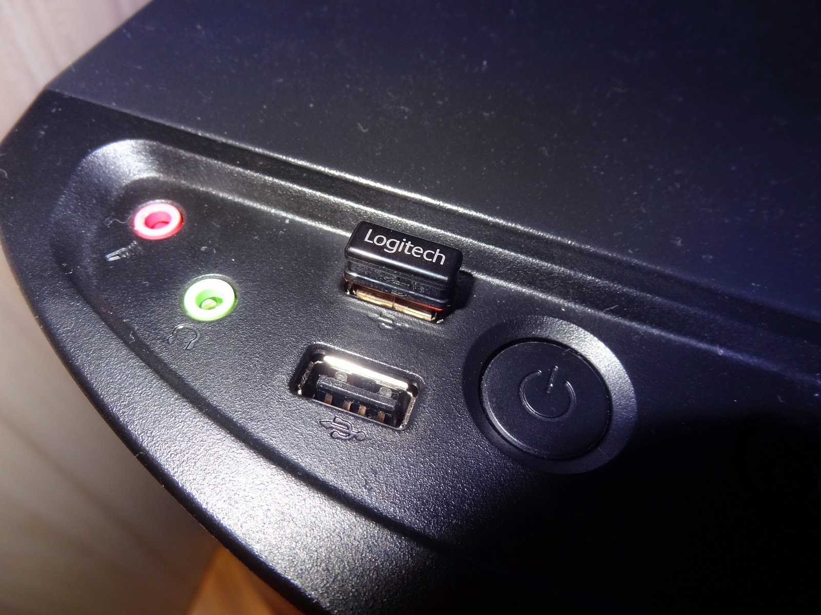 Logitech M175 wireless mouse specs and test