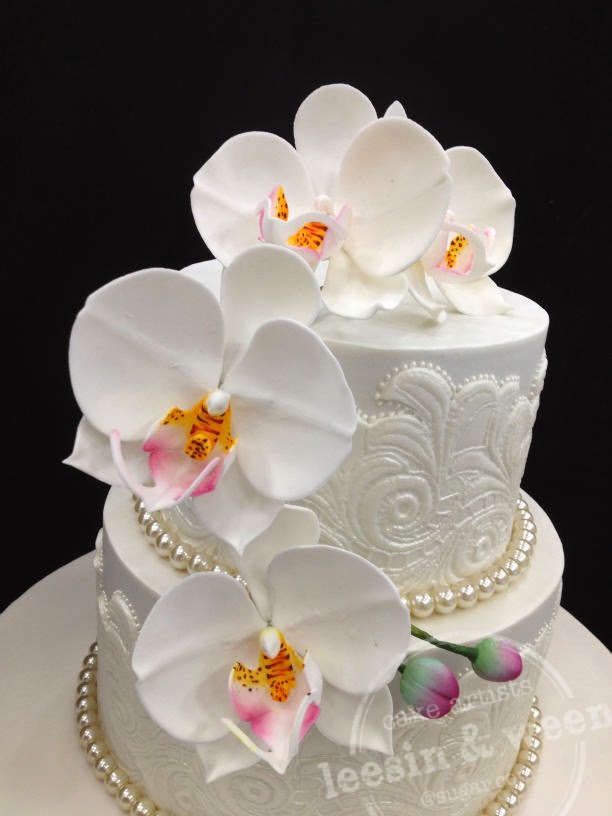 Penang Wedding Cakes by Leesin: Moth Orchid Wedding Cake