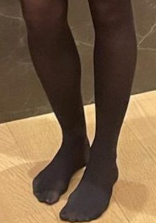 Celebrity Legs and Feet in Tights: Laura Rutledge`s Legs and Feet in ...