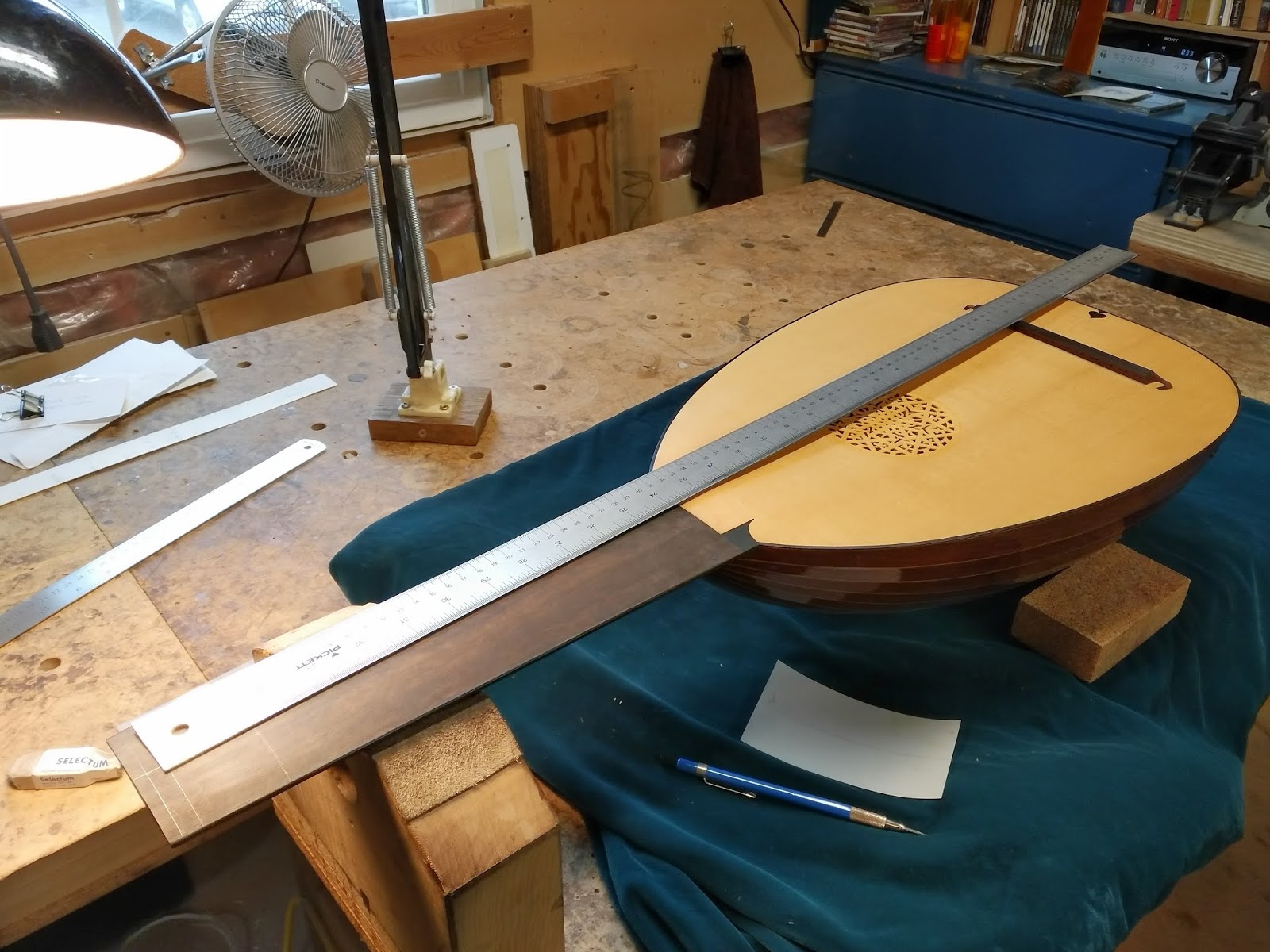 The Lute's Progress,: Building a 13 Course Lute, Start to Finish, 20 ...