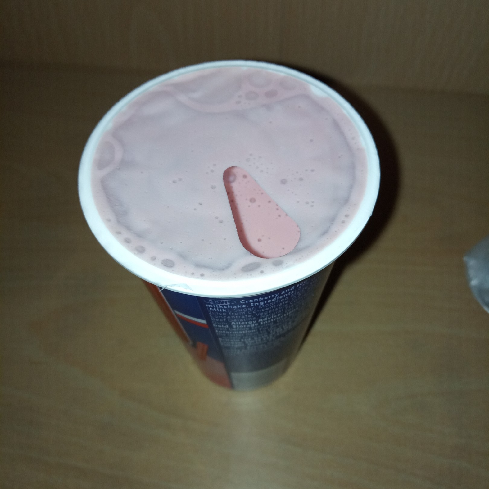 Supersupergirl's Food Reviews: Mcennedy cherry cranberry milkshake by Lidl