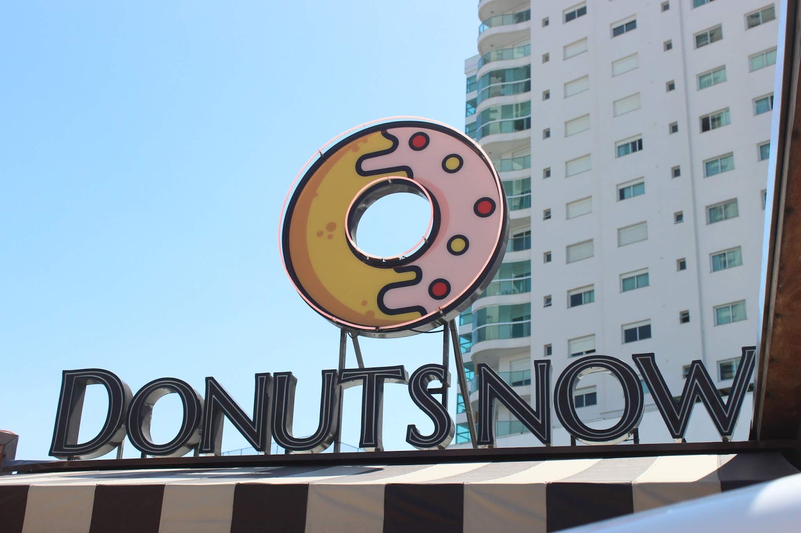 Donuts Now - Conheça a inovadora donuteria de frente para o mar ...