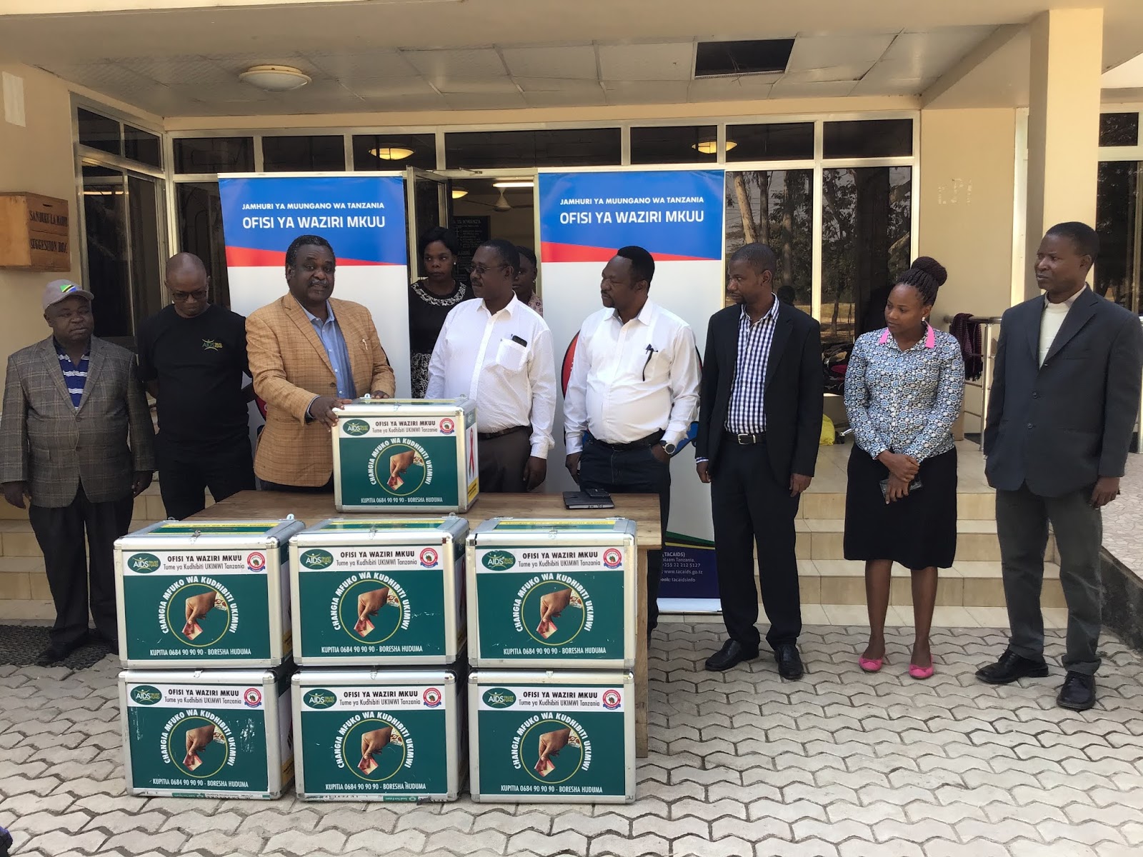 TACAIDS YAKABIDHI MASANDUKU 10 YA KUCHANGIA FEDHA ZA KUBORESHA HUDUMA ...