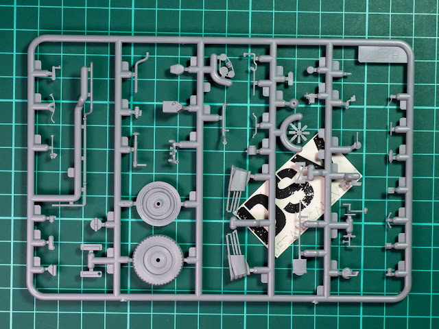 ICM 1/35 le.gl.Einheitz.Pkw Kfz.2 (35583) - DetailScaleView