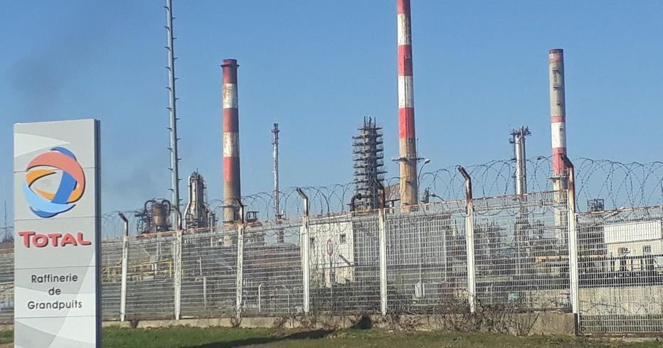 Total is considering the conversion of its oil refinery in Grandpuits ...