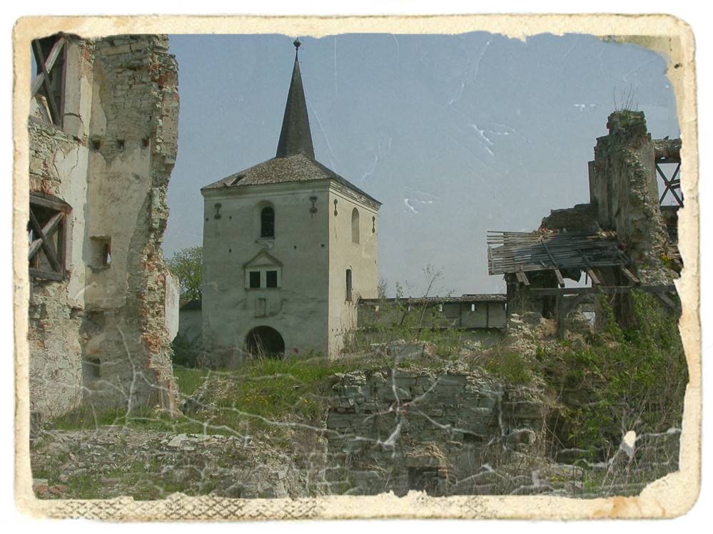 Impresii PENSIUNEA KOROS / IZVORUL CRISULUI langa CASTELUL KORNIS.
