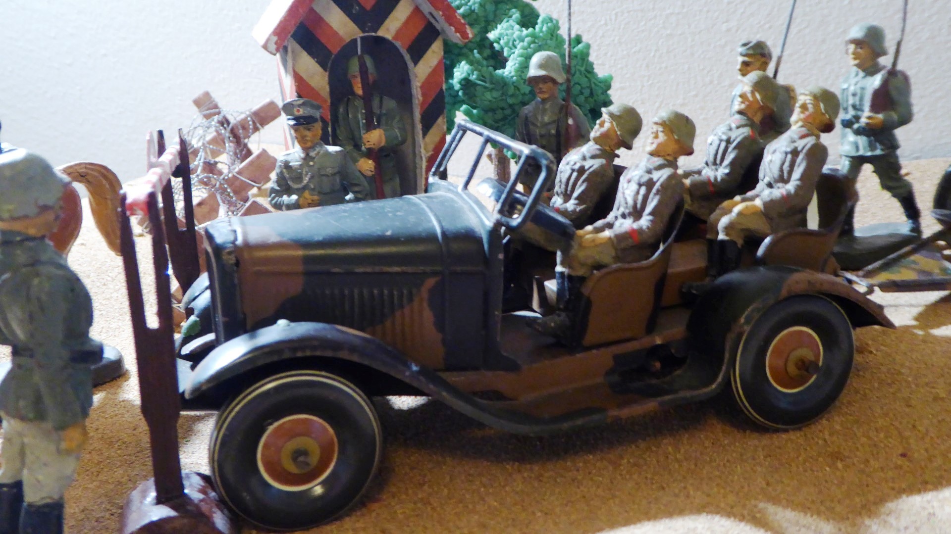 Toy soldiers and real battles: German checkpoint