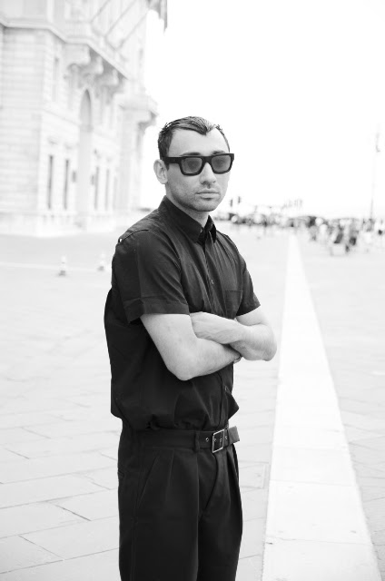 PORTRAITS: NICOLA FORMICHETTI Sand in my shoes