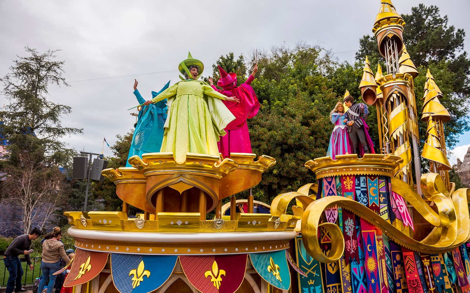 Magic Happens: Classic Characters Close