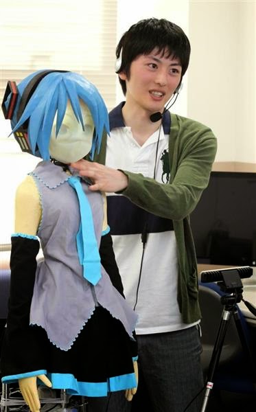 Robot Hatsune Miku sedang dalam tahap pembuatan oleh mahasiswa Jepang ...