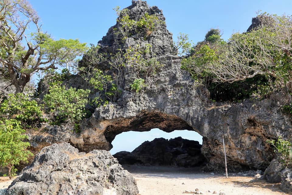 BATU PINTU BEACH, ROTE NDAO-NTT INDONESIA | NTT NATURAL & CULTURE ...