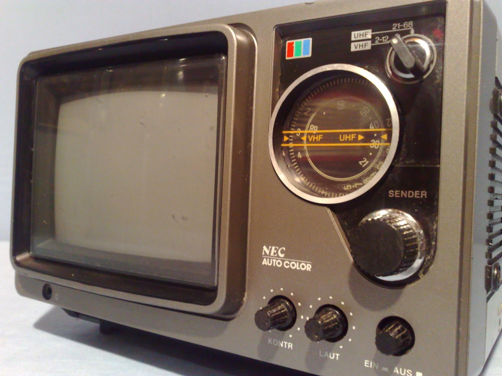 TOM's TECH TOYS: NEC ELECTRONIC JAPAN